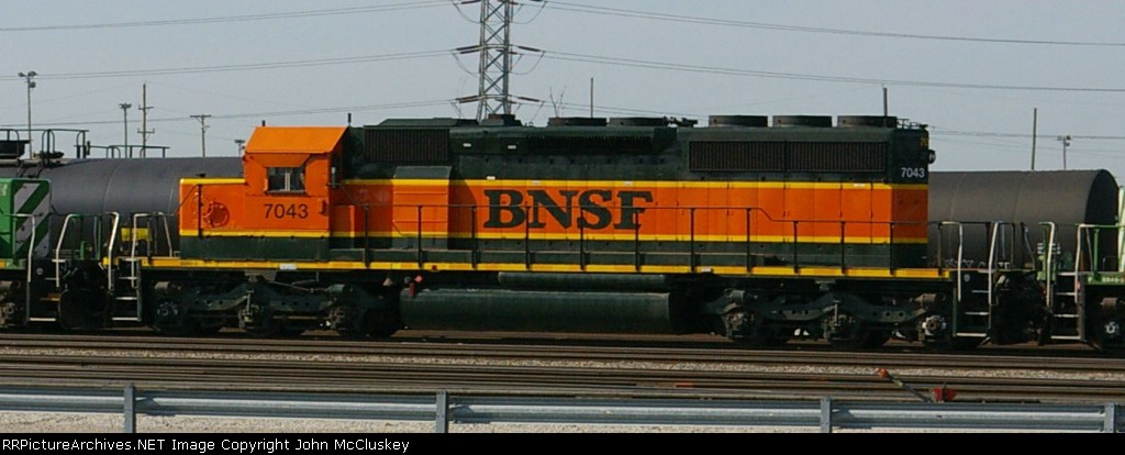 BNSF 7043